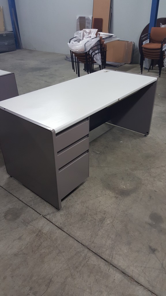 Steelcase 9000 Desk | Metal | As-Is | OfficeWerks of Rochester